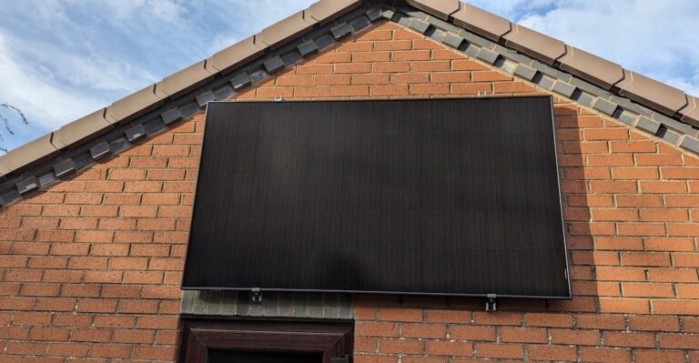 A Discussion Of Wall-mounted Solar Panels (2024 Guide) - GYCX Solar ...